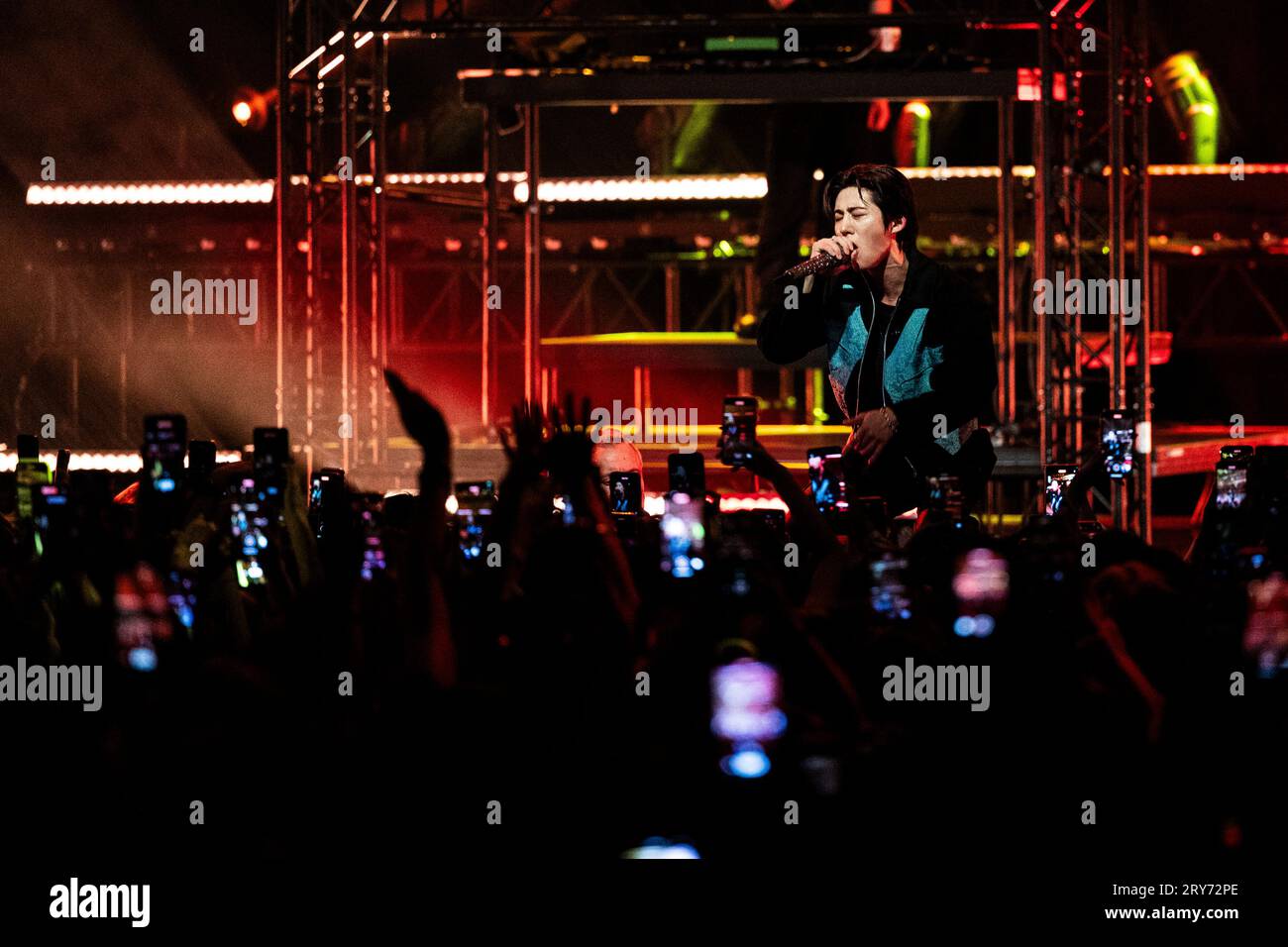 B i kpop hi-res stock photography and images - Alamy