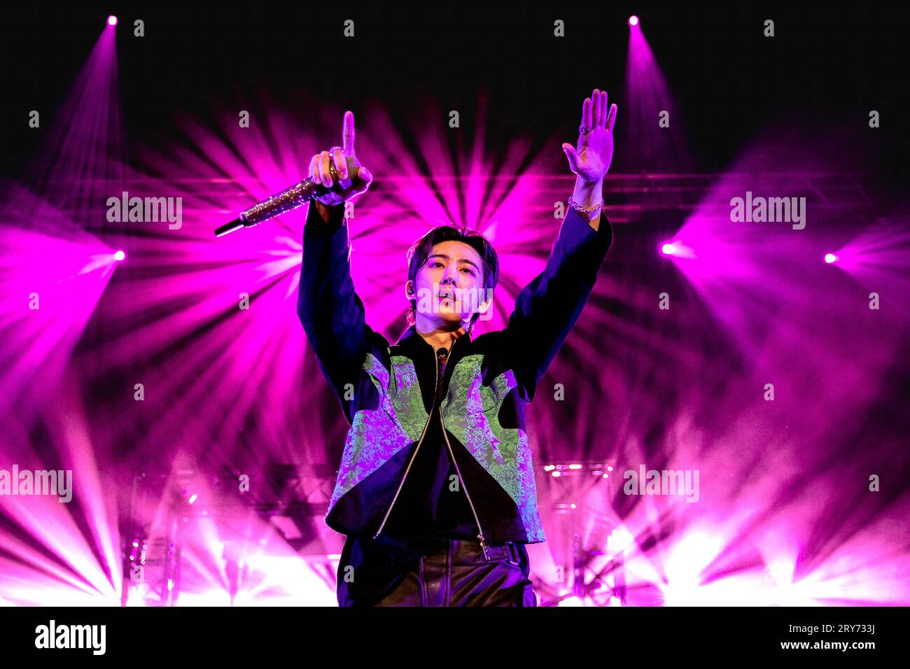 B i kpop hi-res stock photography and images - Alamy