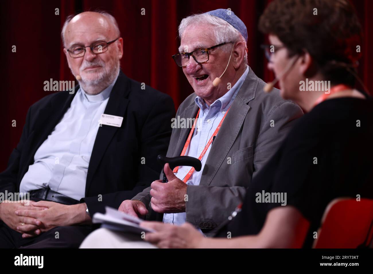 Narrowe hi-res stock photography and images - Alamy