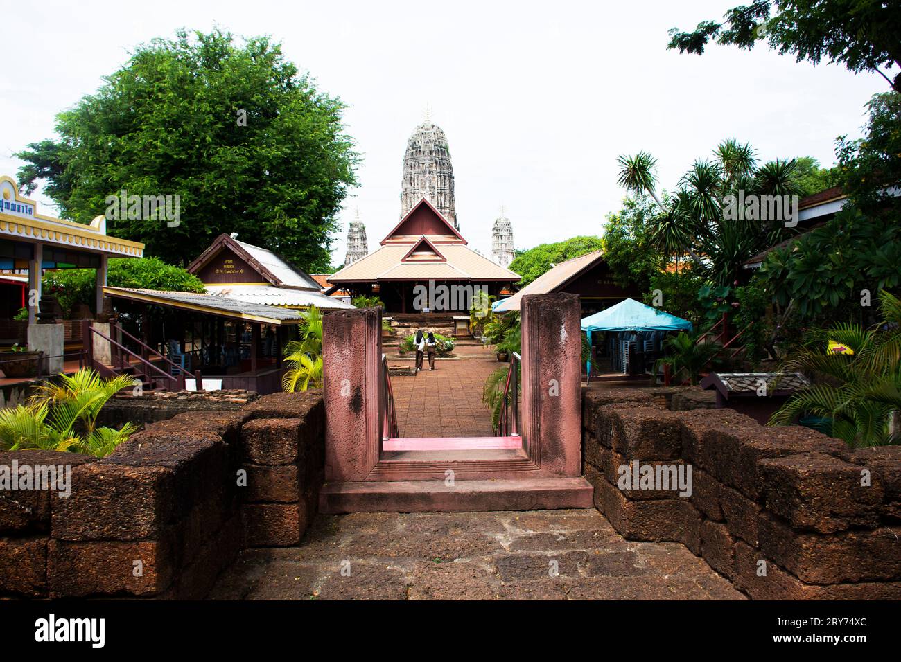 Ancient Na Phra That stupa and ruins chedi prang of Wat Mahathat ...