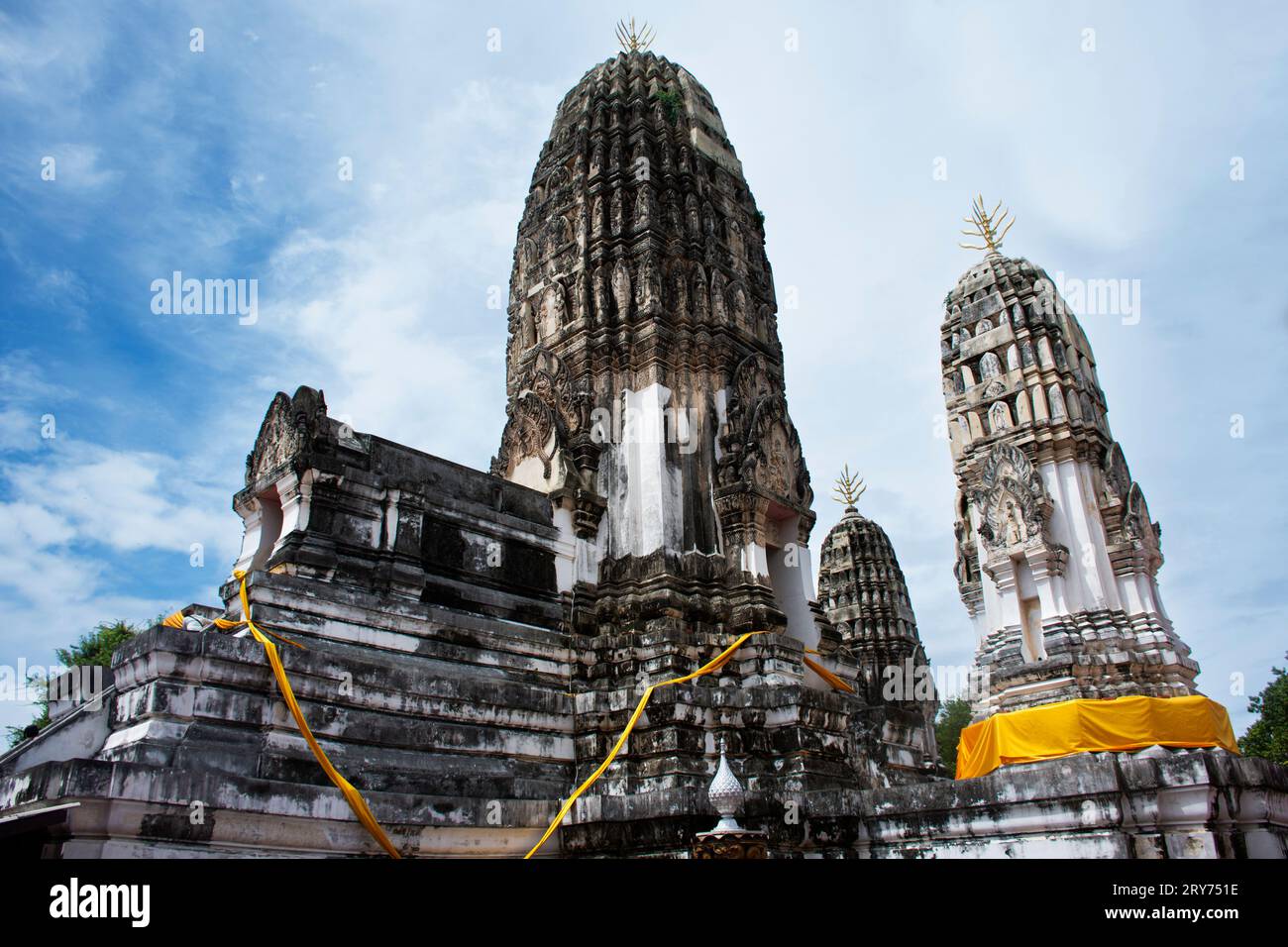 Ancient Na Phra That stupa and ruins chedi prang of Wat Mahathat ...