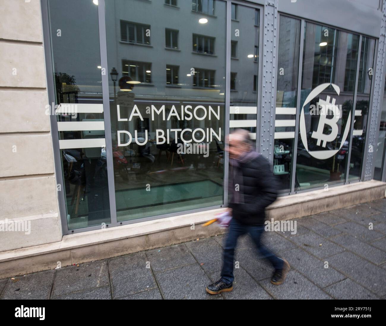 Devise de paris hi-res stock photography and images - Alamy