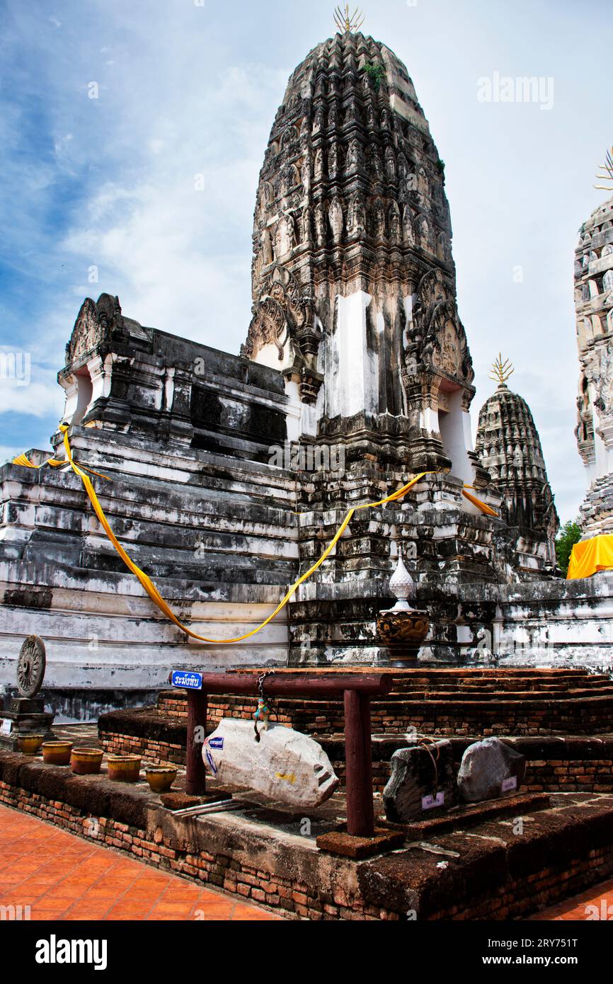 Ancient Na Phra That stupa and ruins chedi prang of Wat Mahathat ...