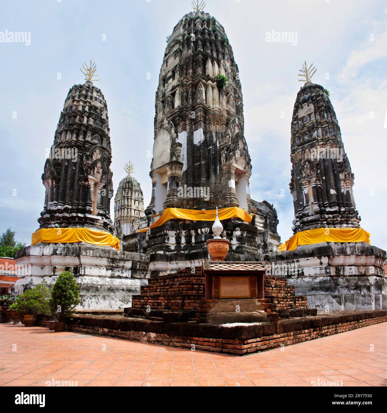 Ancient Na Phra That stupa and ruins chedi prang of Wat Mahathat ...