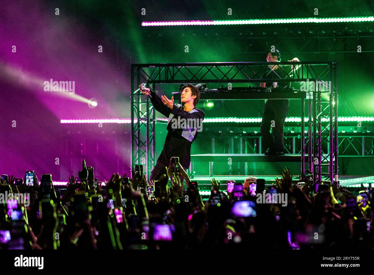 Kim han bin rapper hi-res stock photography and images - Alamy