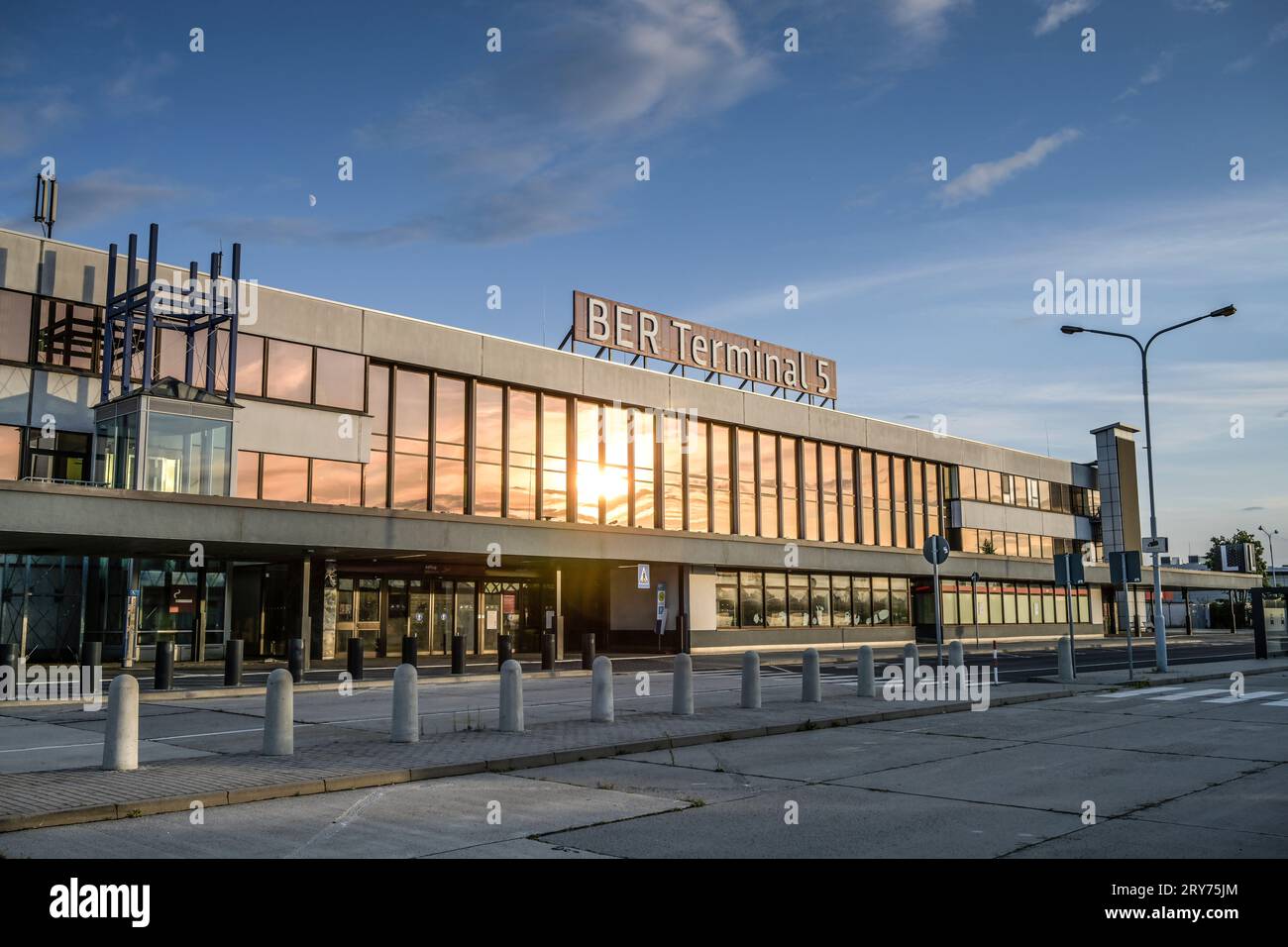 Flughafen BER Terminal 5, ehemaliger Flughafen SXF, Schönefeld ...