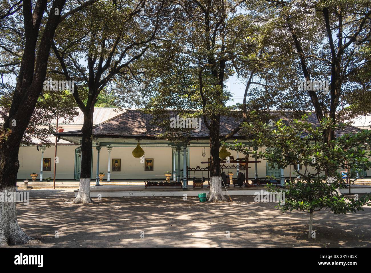 Solo indonesia keraton hi-res stock photography and images - Alamy