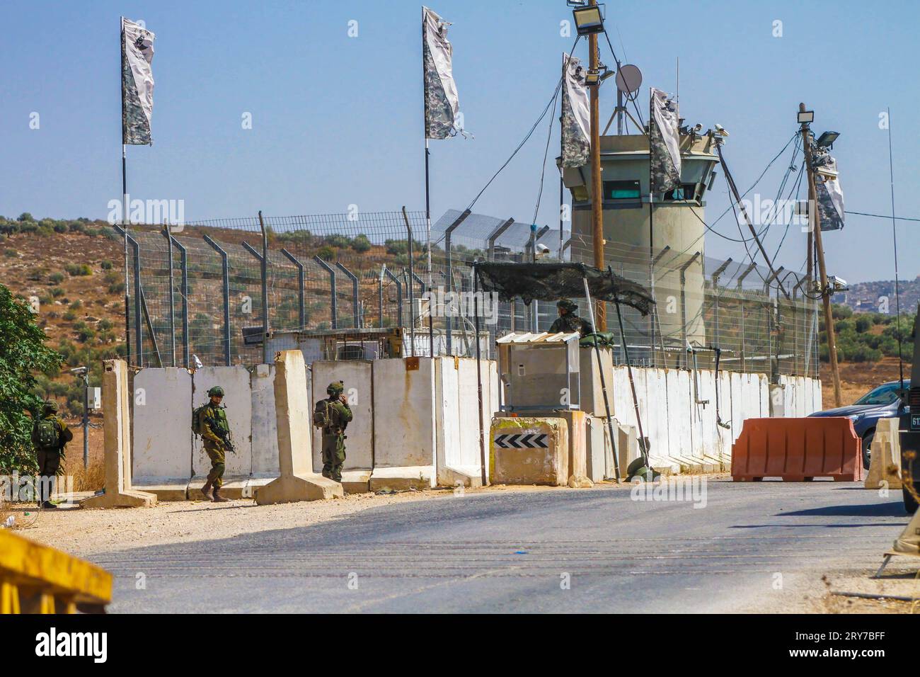 Speeding checkpoint hi-res stock photography and images - Alamy