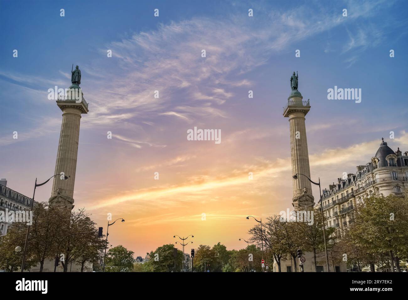 Place de la nation paris statue hi-res stock photography and images - Alamy