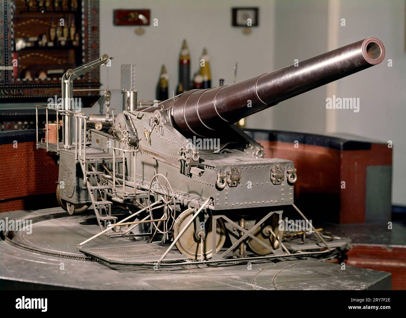CANON DE ACERO SISTEMA KRUPP CON MONTAJE D COSTA. Location: ALCAZAR ...