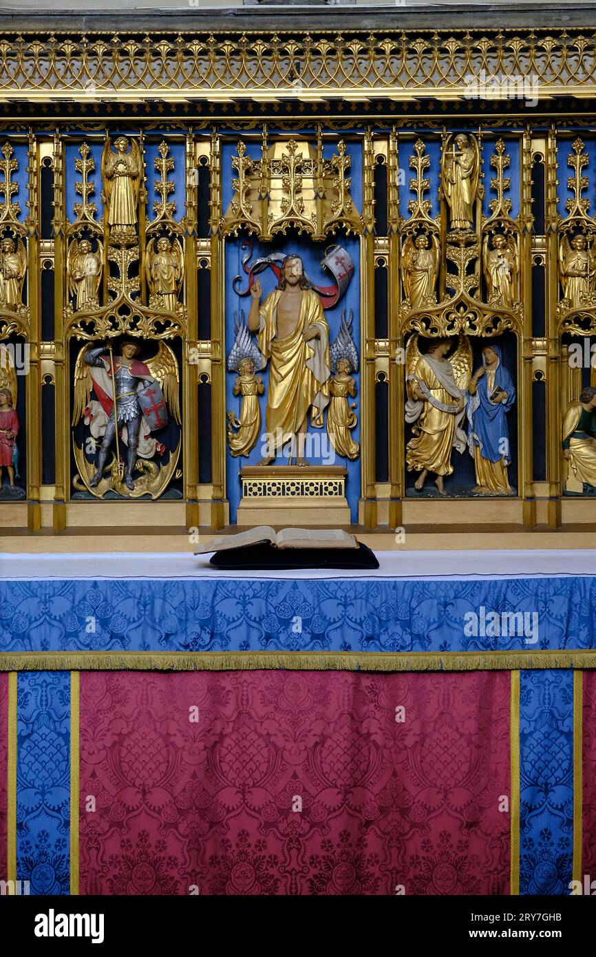 Bible on richly decorated altar hi-res stock photography and images - Alamy