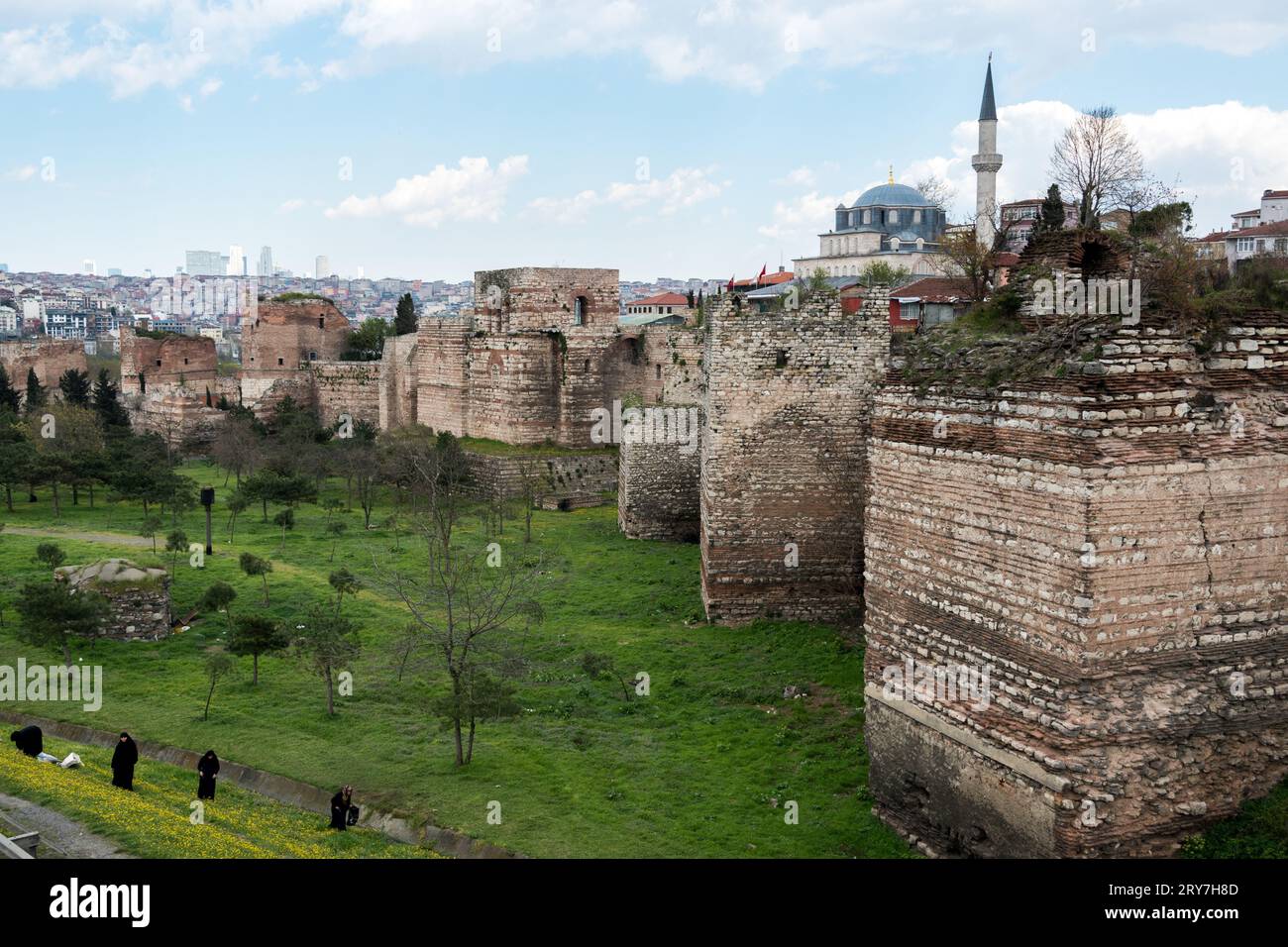 Murallas de constantinopla hi-res stock photography and images - Alamy