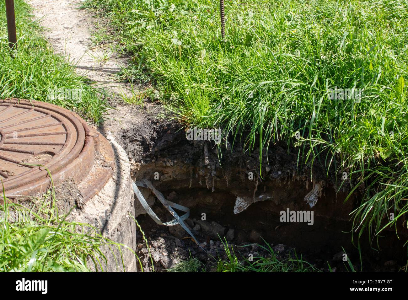 Manhole manholes sewer hi-res stock photography and images - Alamy