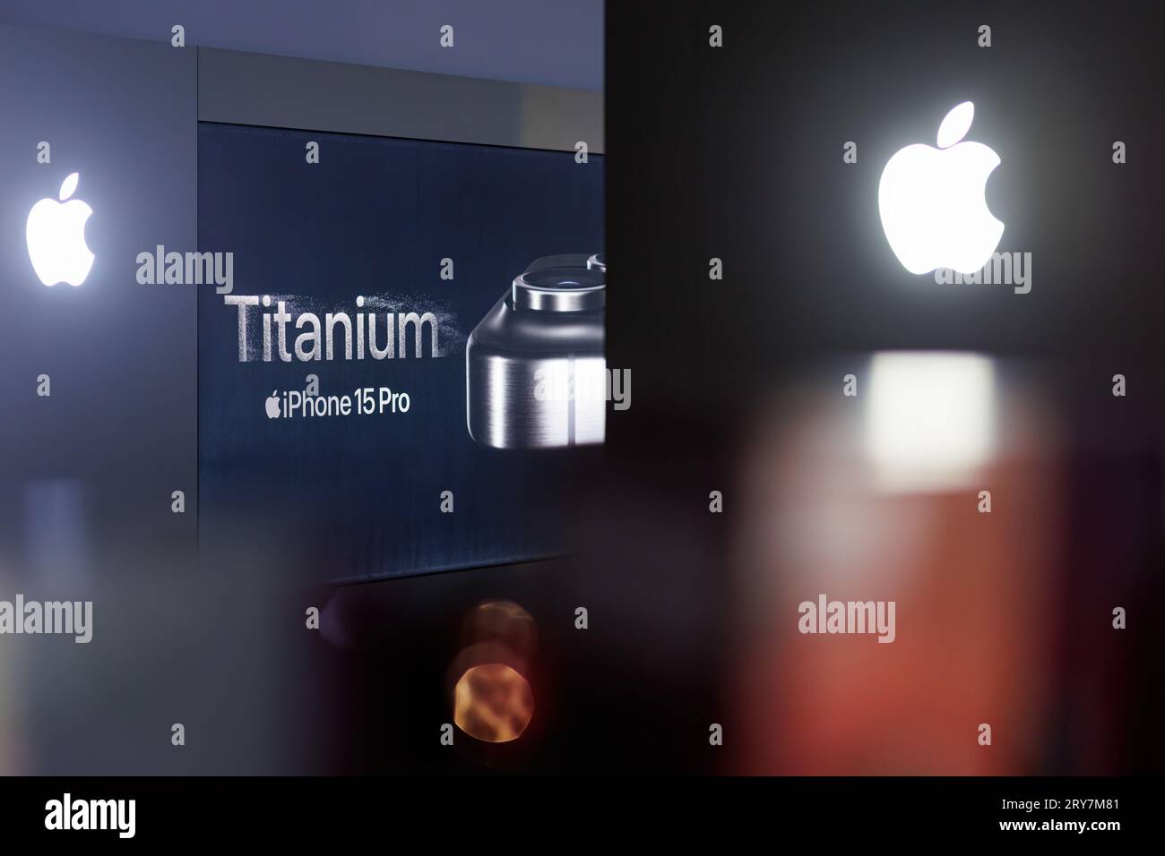 Iphone 15 pro titanium hi-res stock photography and images - Alamy