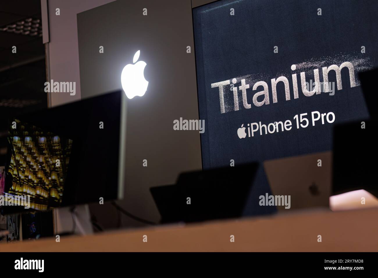 Iphone 15 pro max hi-res stock photography and images - Alamy