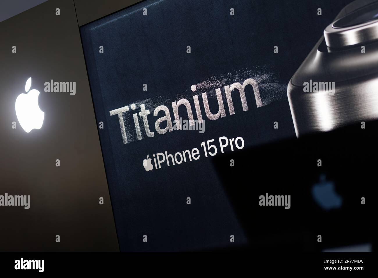 Iphone 15 pro max hi-res stock photography and images - Alamy