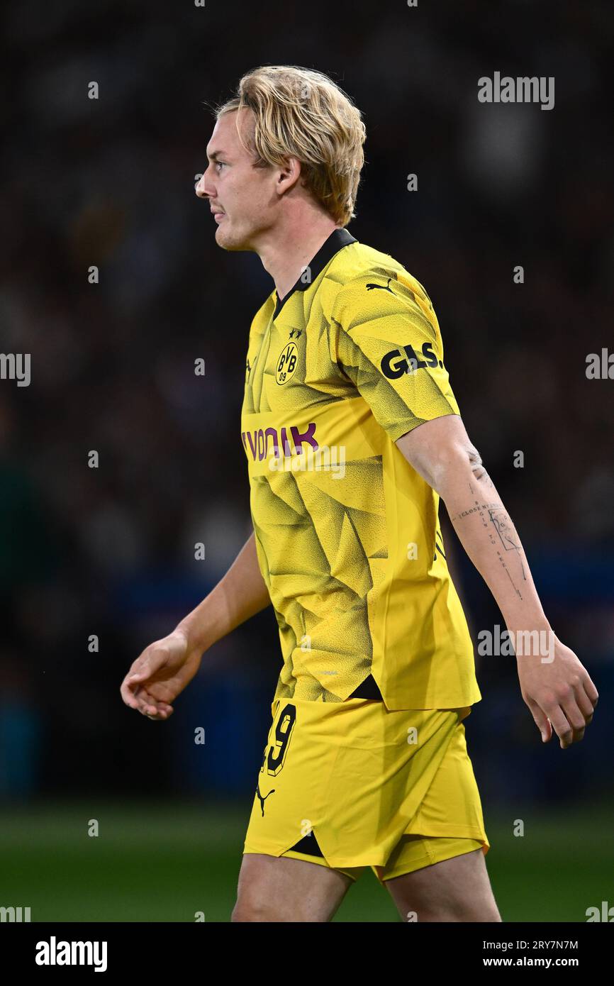 PARIS, FRANCE - SEPTEMBER 19: Julian Brandt of Borussia Dortmund during ...