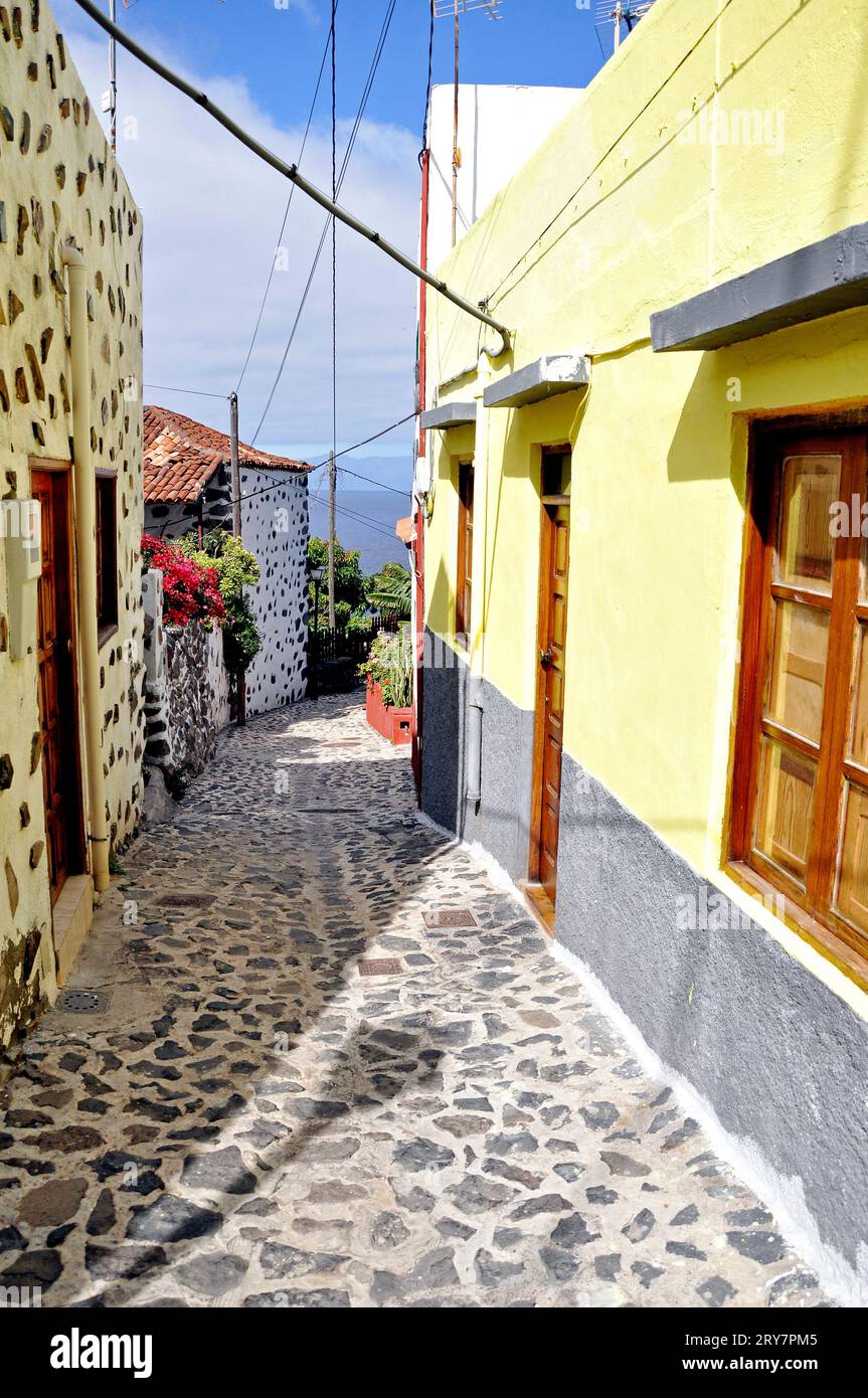 Spanish alley hi-res stock photography and images - Alamy