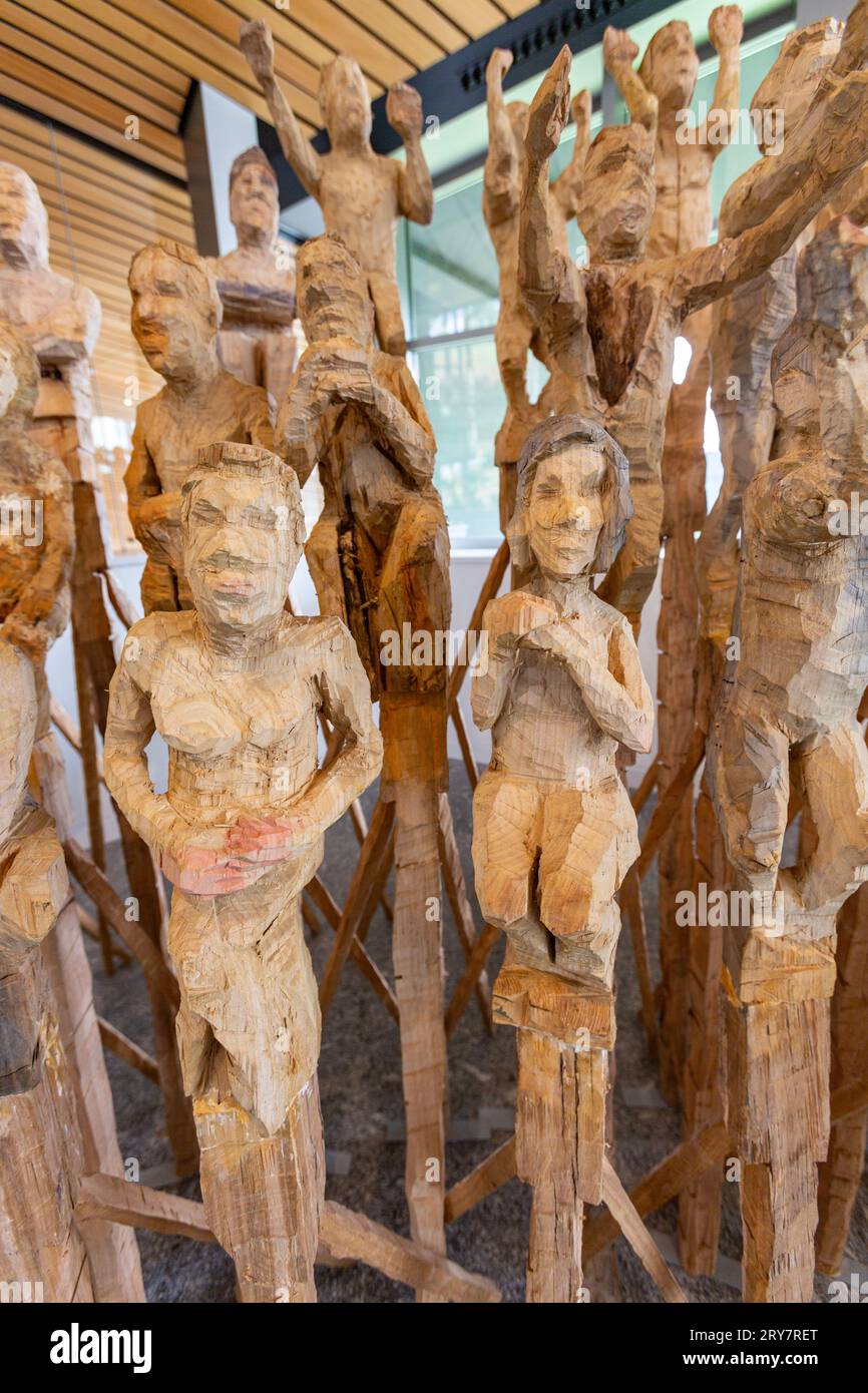 La Ola wood esculpture by Álvaro de Vega. Parador Costa da Morte, Muxia ...