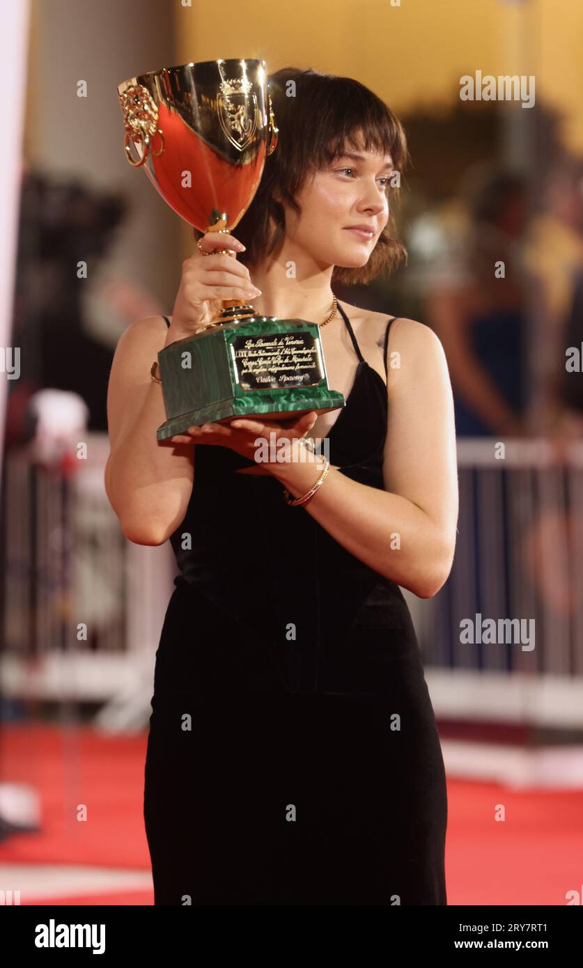 VENICE, ITALY - SEPTEMBER 09: Cailee Spaeny poses with the Volpi Cup ...