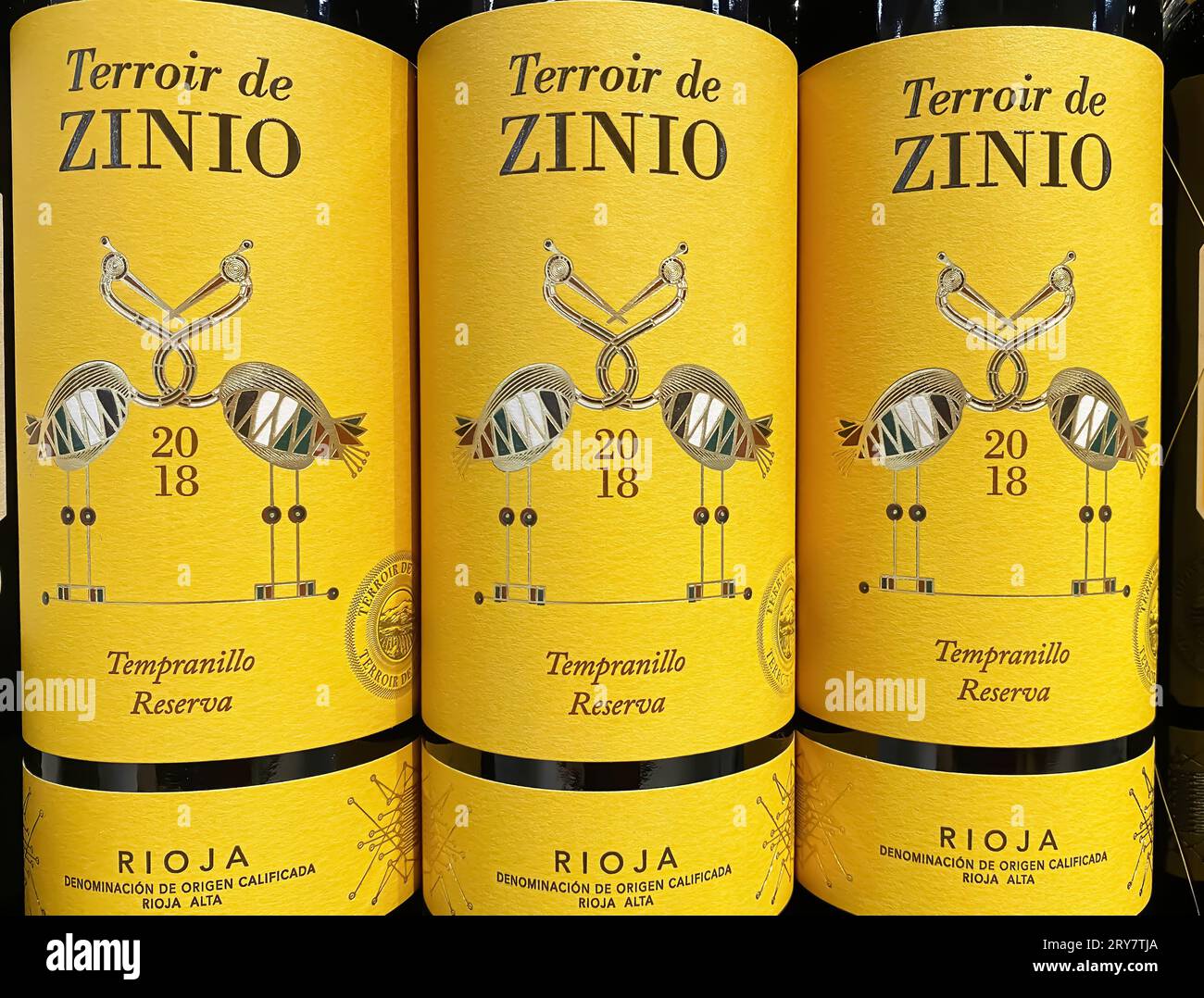 Yellow labels hi-res stock photography and images - Alamy