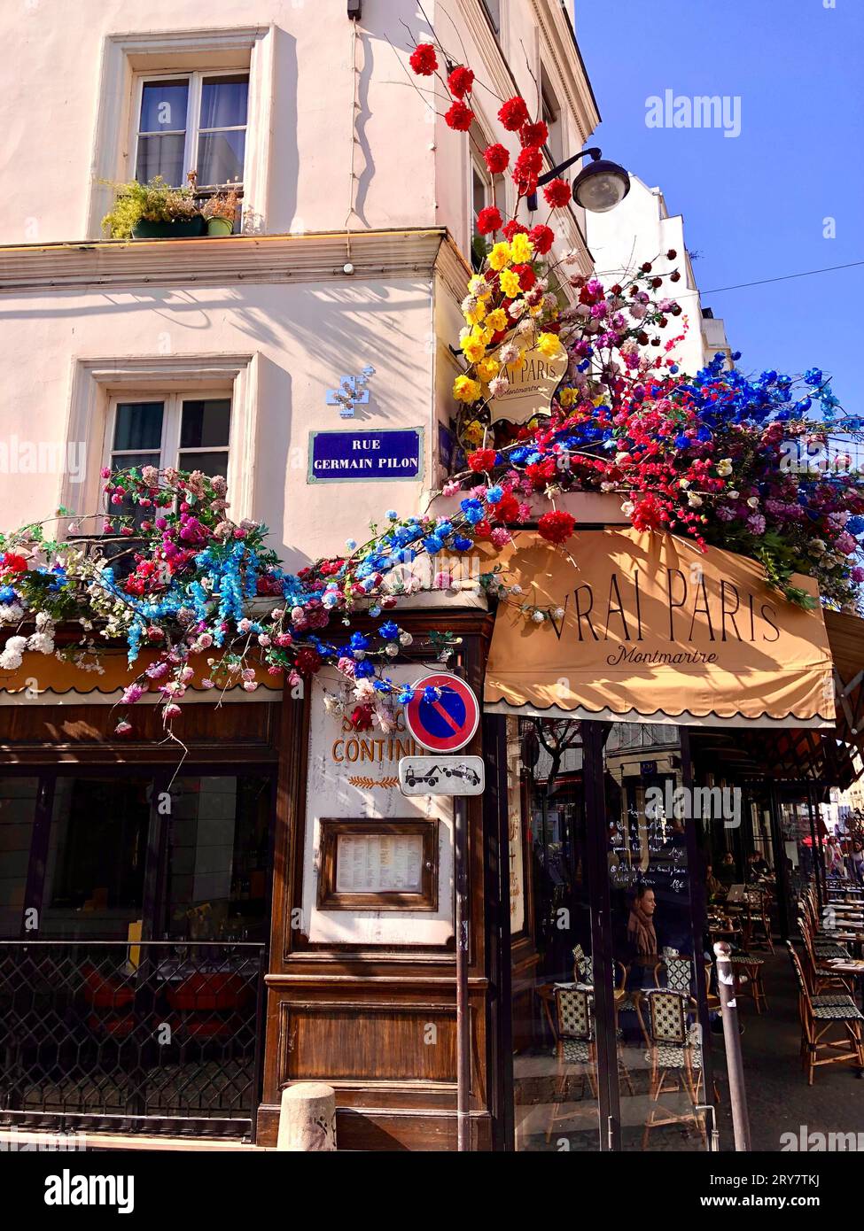Cafe paris champs elysee hi-res stock photography and images - Alamy