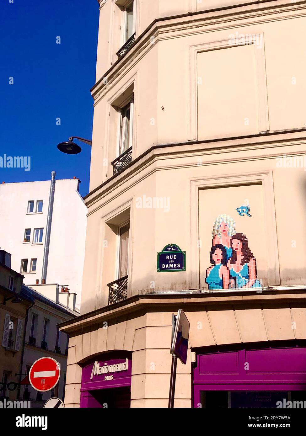 Women in Paris Stock Photo - Alamy