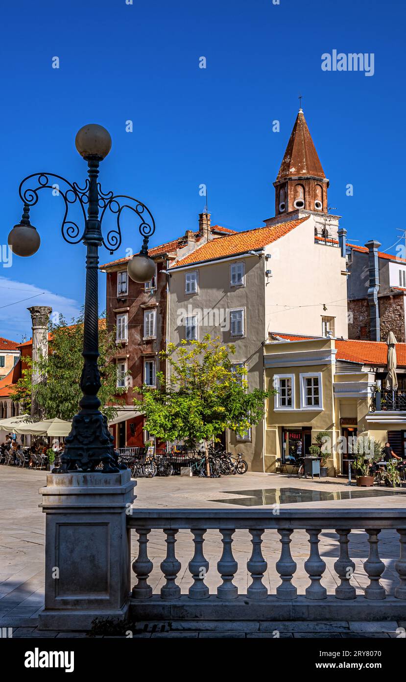 The five wells square hi-res stock photography and images - Alamy