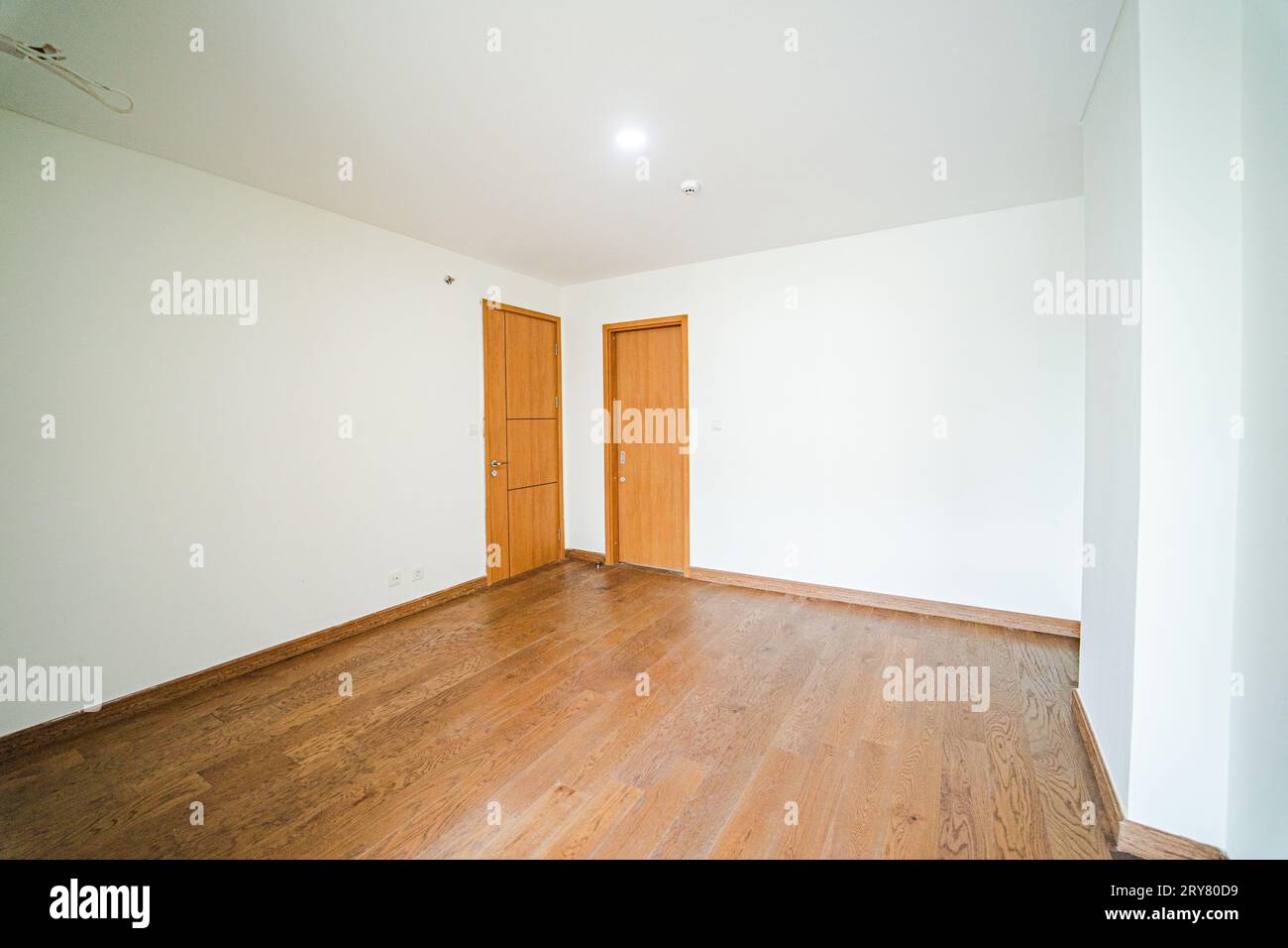 Empty room white hi-res stock photography and images - Alamy