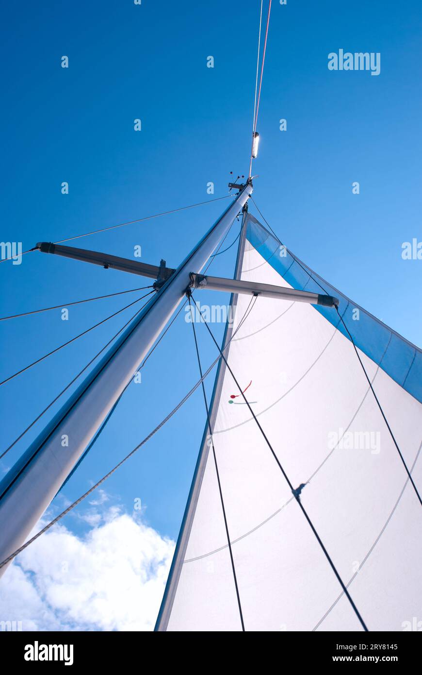 Mast of a sailing yacht Stock Photo - Alamy