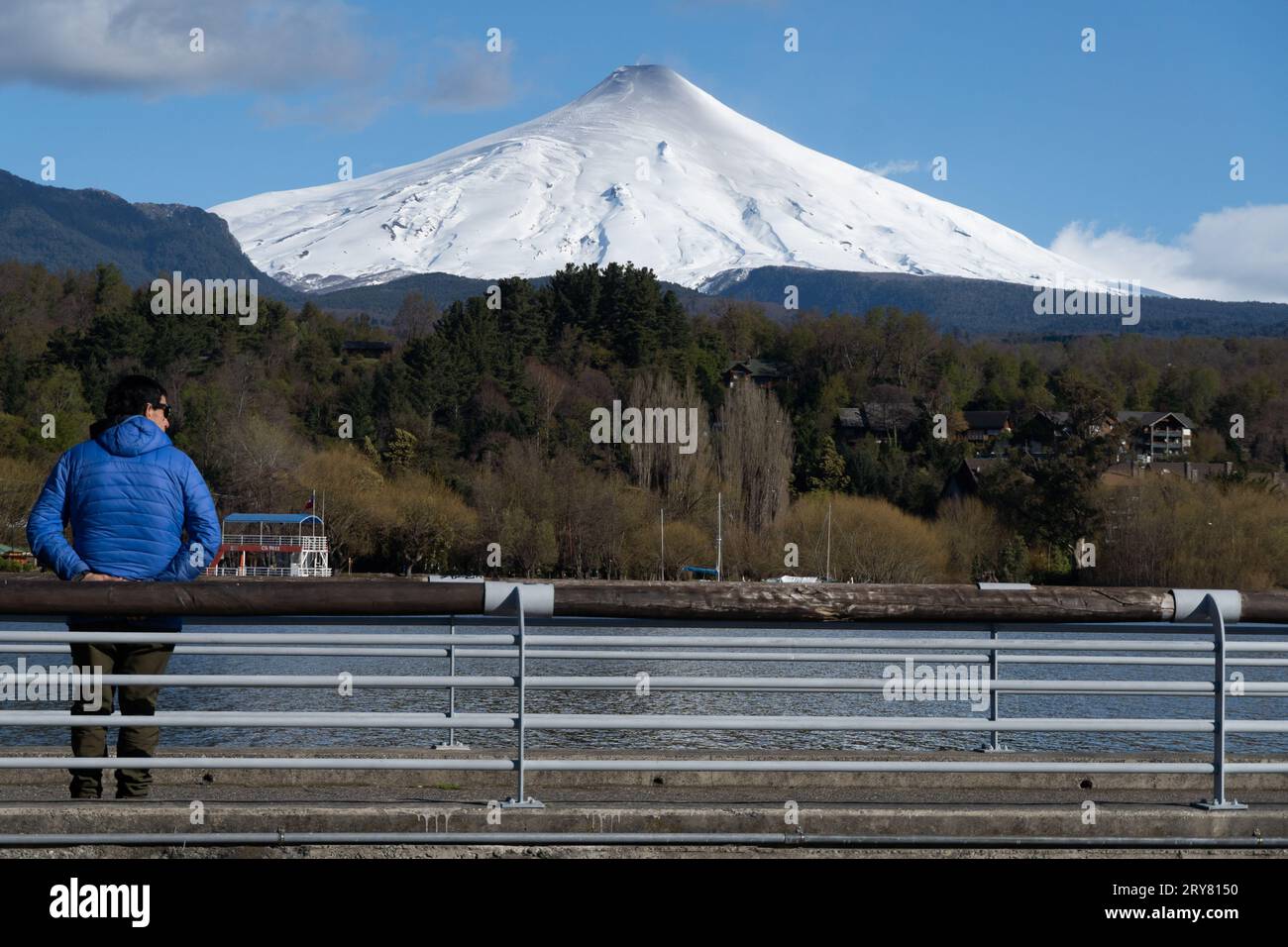 Pucon, Araucania, Chile. 28th Sep, 2023. A man looks at the Villarica ...