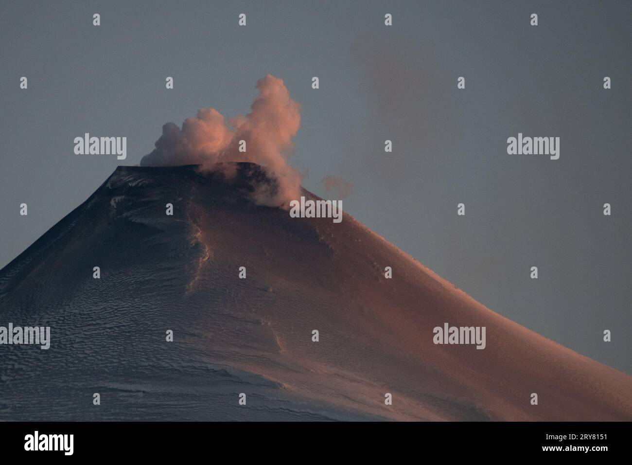 Volcanes chile hi-res stock photography and images - Alamy