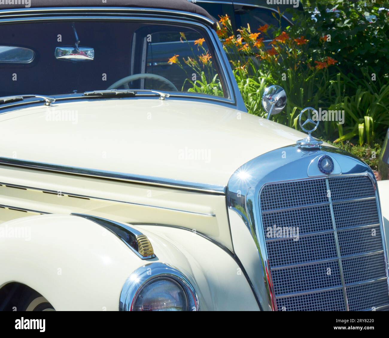 Mercedes Retro Classic Car Closeup Stock Photo - Alamy