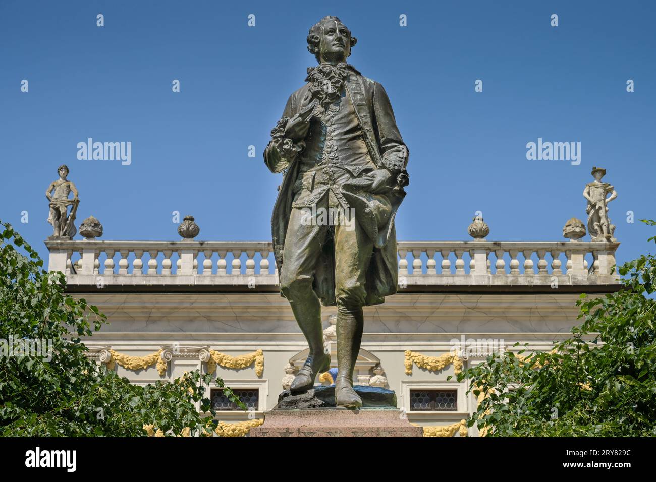 Goethe statue at naschmarkt hi-res stock photography and images - Alamy