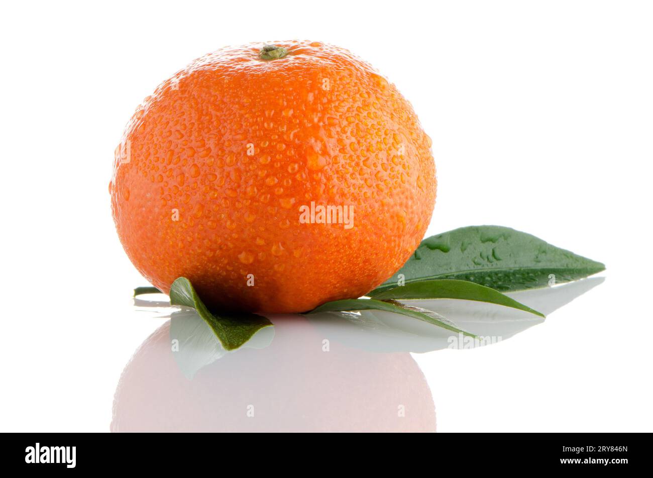 Fresh orange mandarin Stock Photo - Alamy