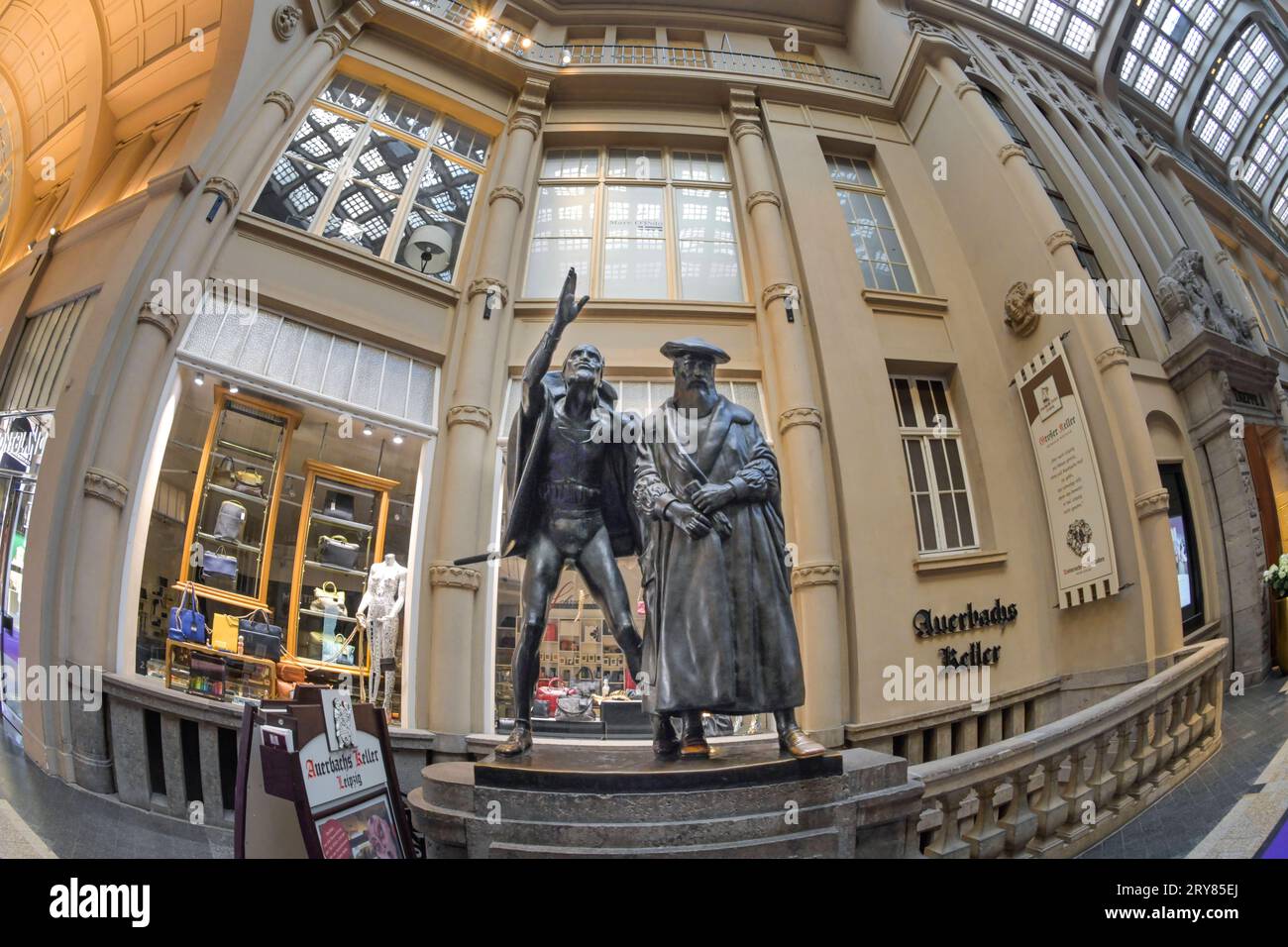Statuen Mephisto Dr. Faust, Auerbachs Keller, Mädlerpassage, Leipzig ...