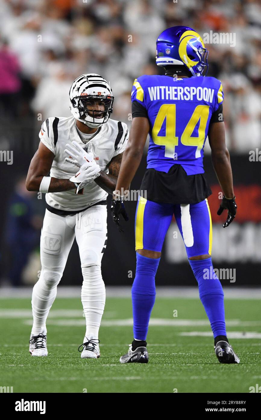 Cincinnati Bengals wide receiver Ja'Marr Chase (1) lines up against Los ...