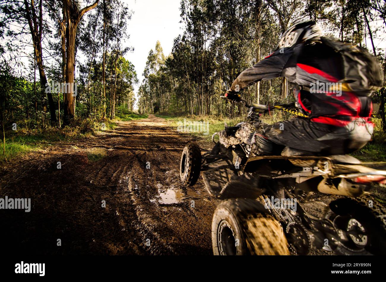 Muddy quad bike hi-res stock photography and images - Alamy
