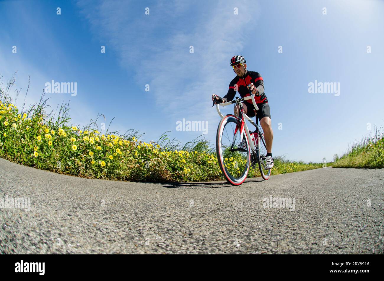 Black speed cyclist hi-res stock photography and images - Alamy