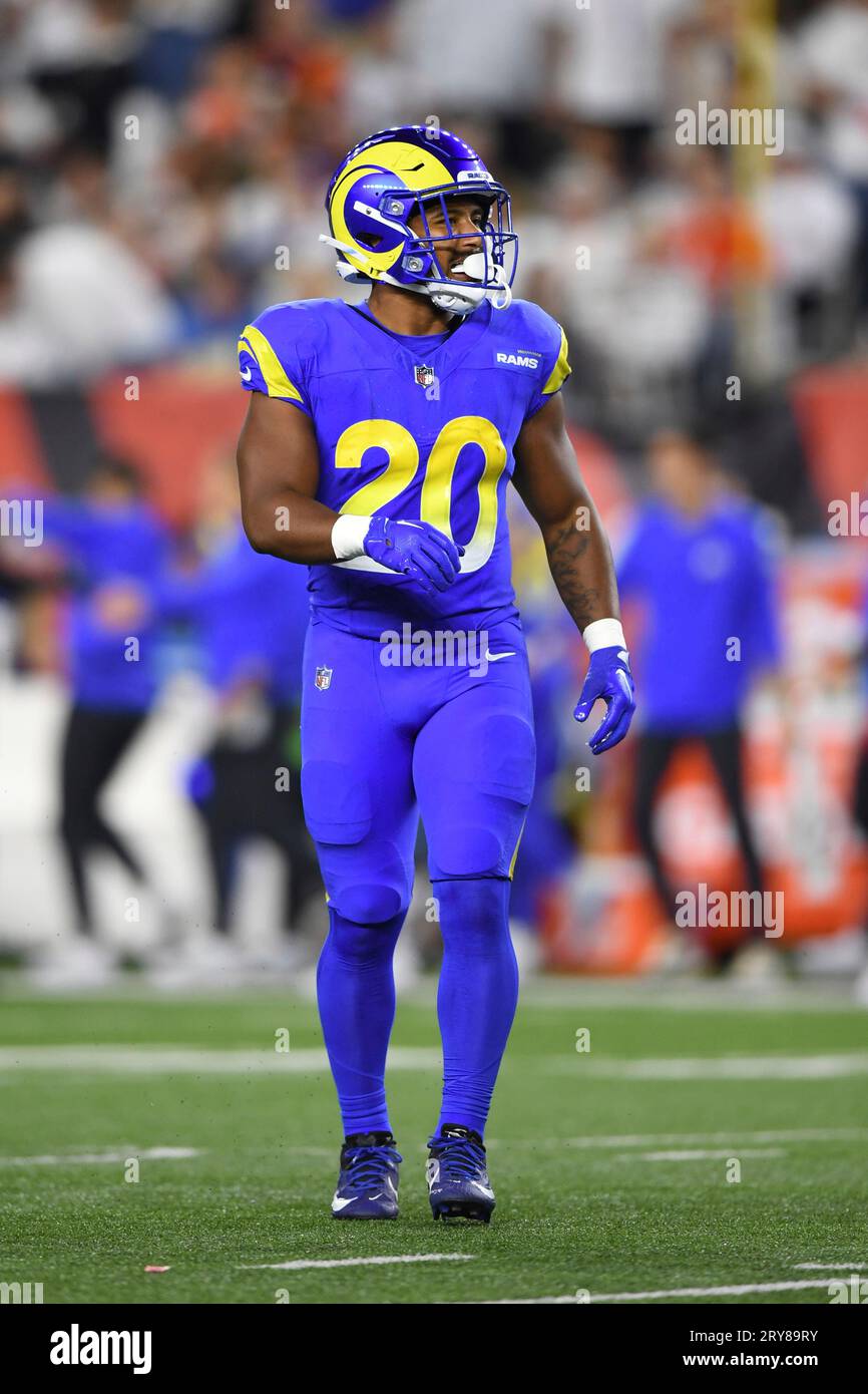 Los Angeles Rams running back Ronnie Rivers (20) lines up for the play ...