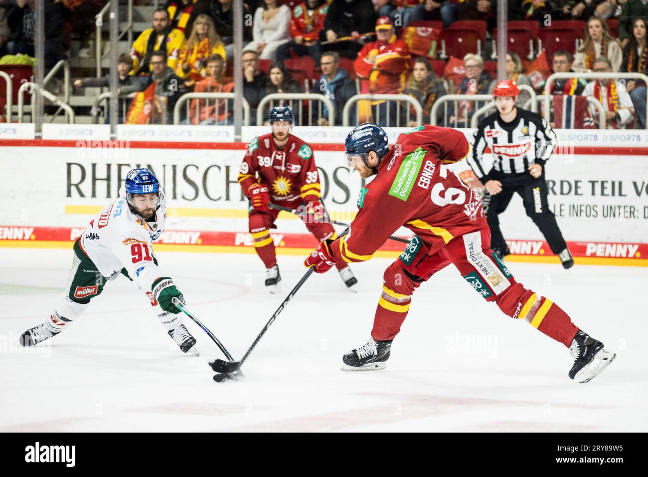 Duesseldorf, Deutschland. 29th Sep, 2023. Luke Esposito (Augsburger ...