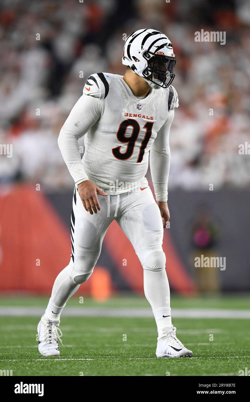 Cincinnati Bengals defensive end Trey Hendrickson (91) lines up for the ...