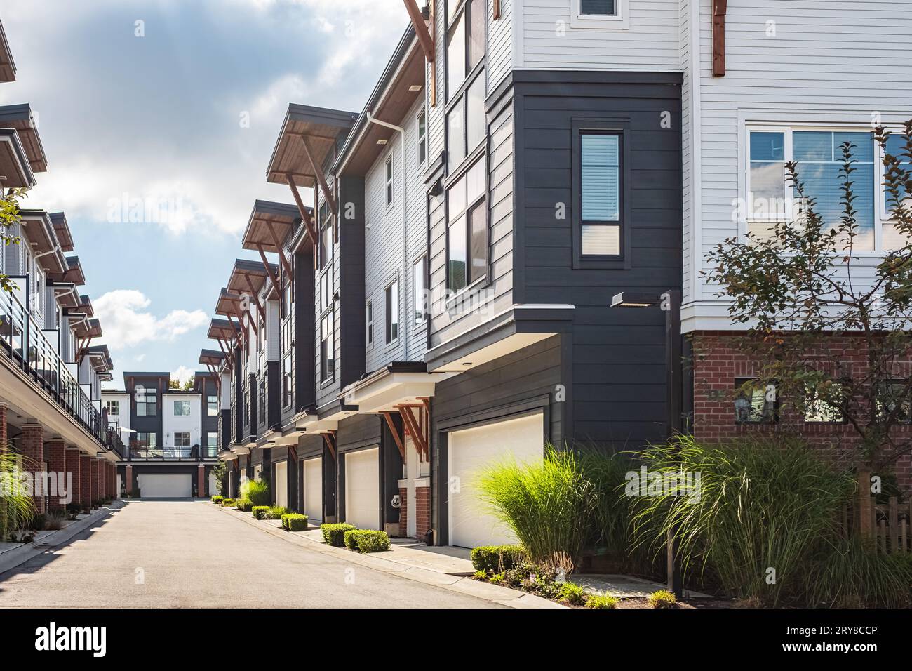 New Modern Apartment Buildings in Vancouver BC. Canadian modern ...
