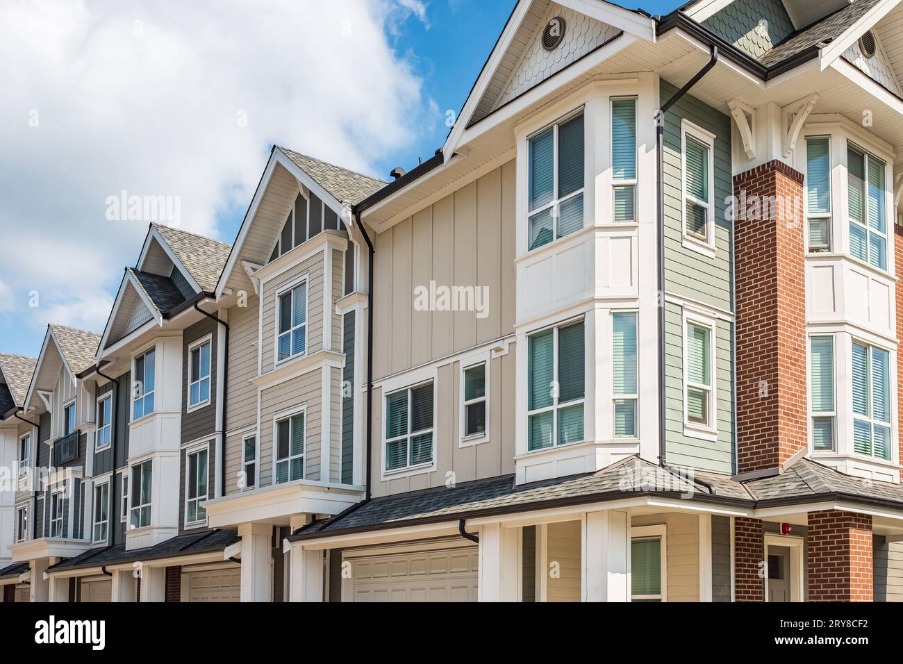 New Modern Apartment Buildings in Vancouver BC. Canadian modern ...