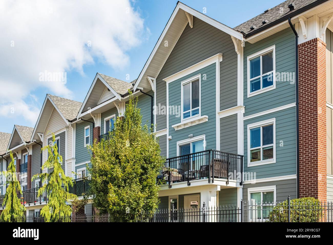New Modern Apartment Buildings in Vancouver BC. Canadian modern ...