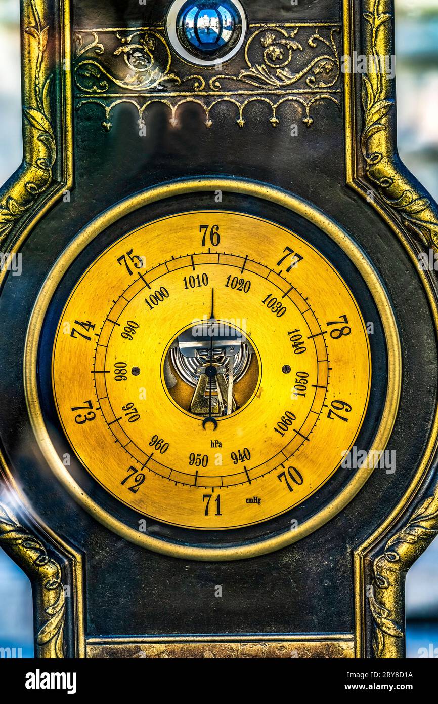 Fahrenheit thermometer original hi-res stock photography and images - Alamy