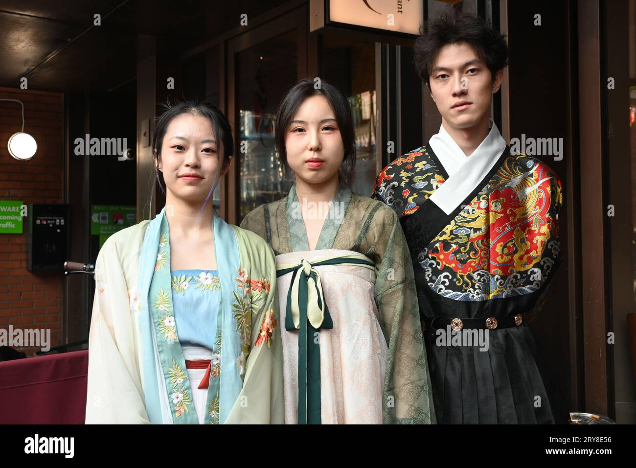 Dun huang dance hi-res stock photography and images - Alamy