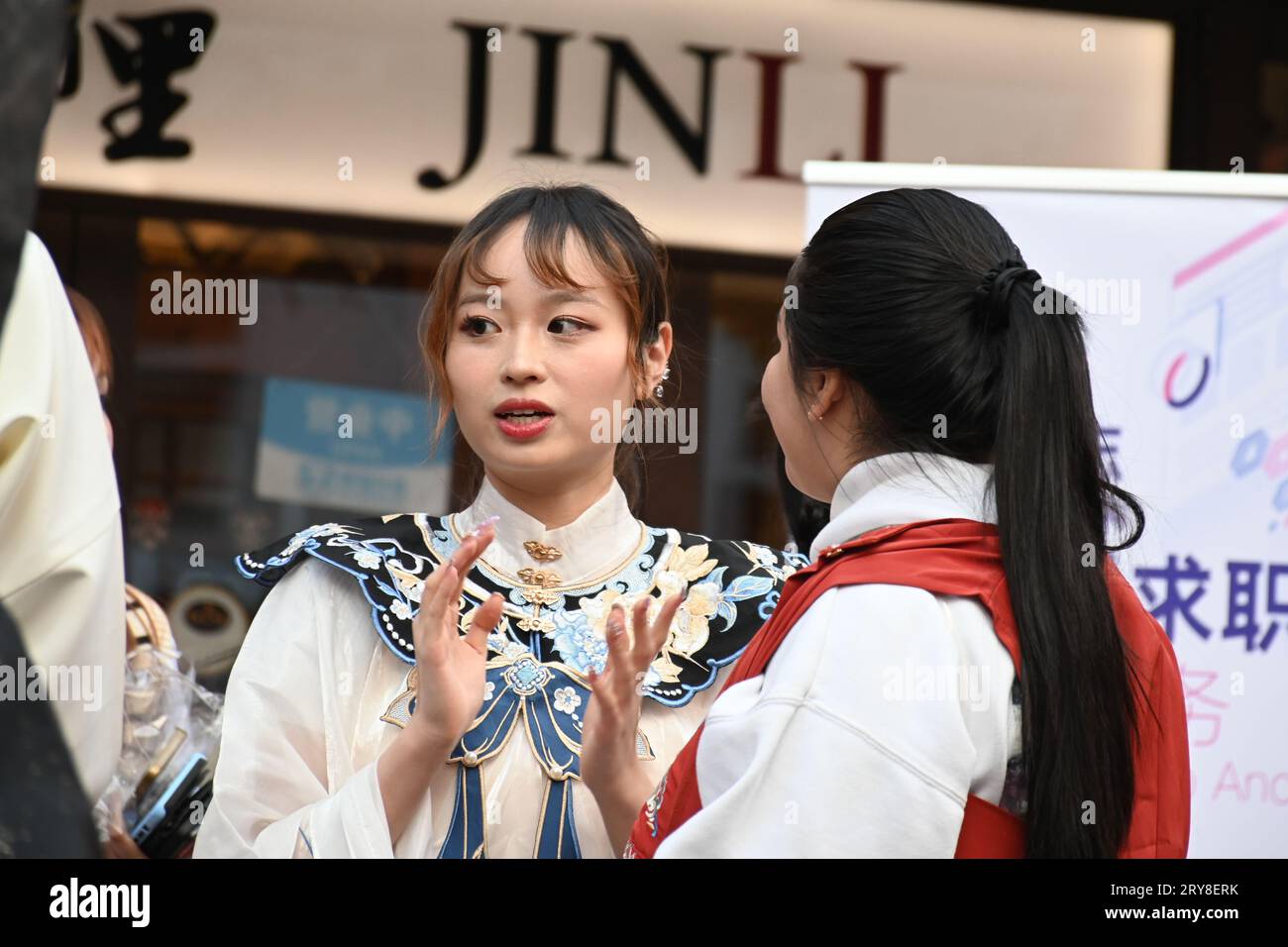 Chinatown London, UK. 29th Sep, 2023. Hanfu immersion performance ...