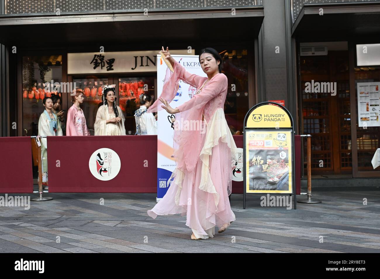 Chinatown London, UK. 29th Sep, 2023. Hanfu immersion performance ...