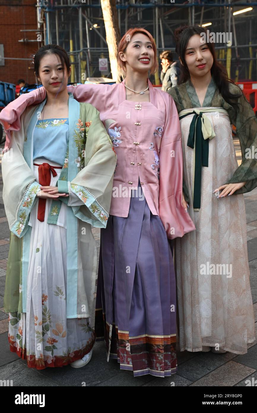 Dun huang dance hi-res stock photography and images - Alamy